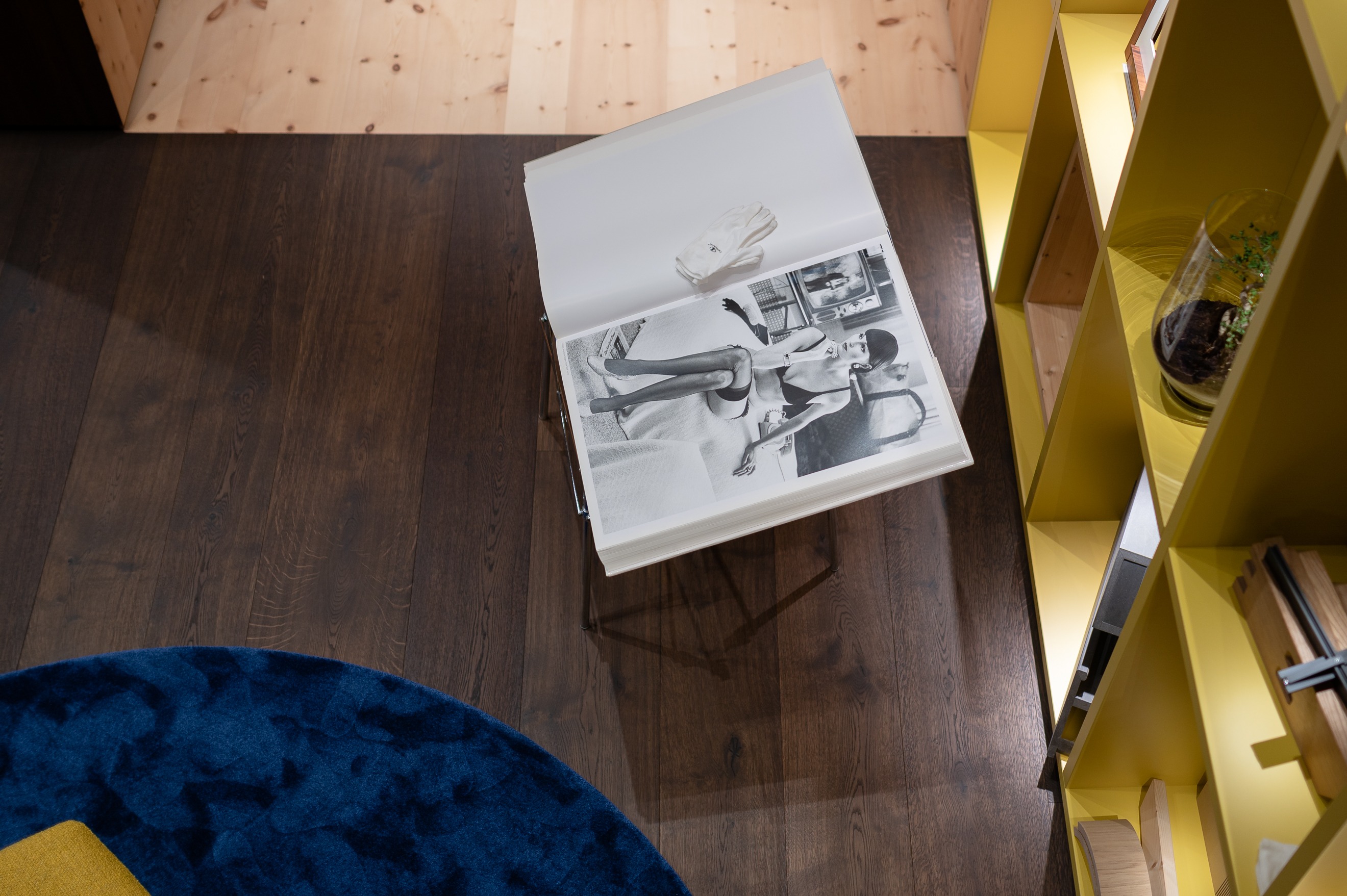 Helmut Newton in der Expo - Tischlerei Engl